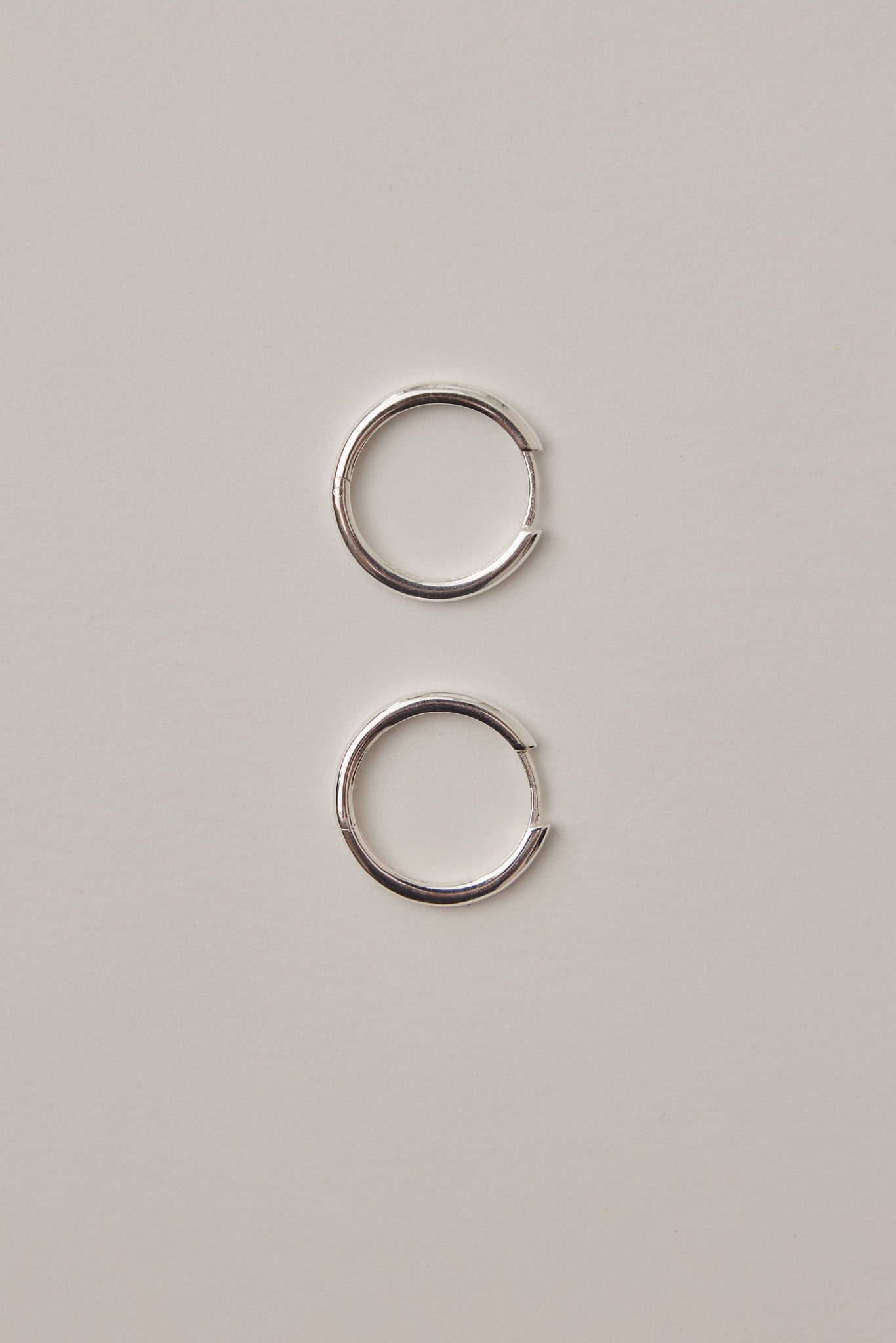 Classic hoops medium